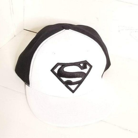 Six Flags | Accessories | Six Flags White Black Superman Ball Cap ...